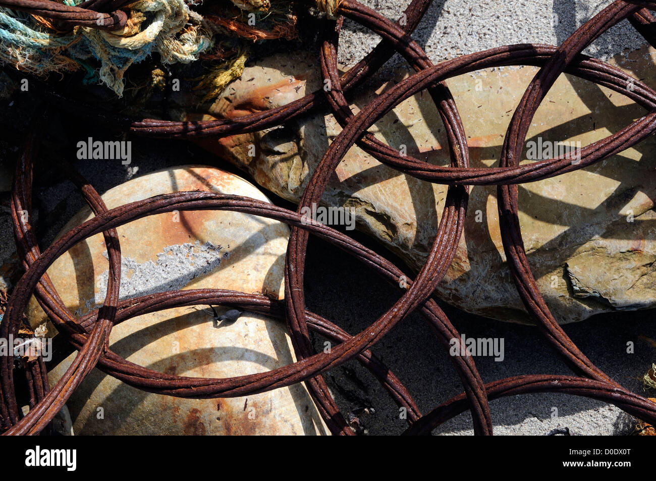 Rusty steel cable hi-res stock photography and images - Alamy