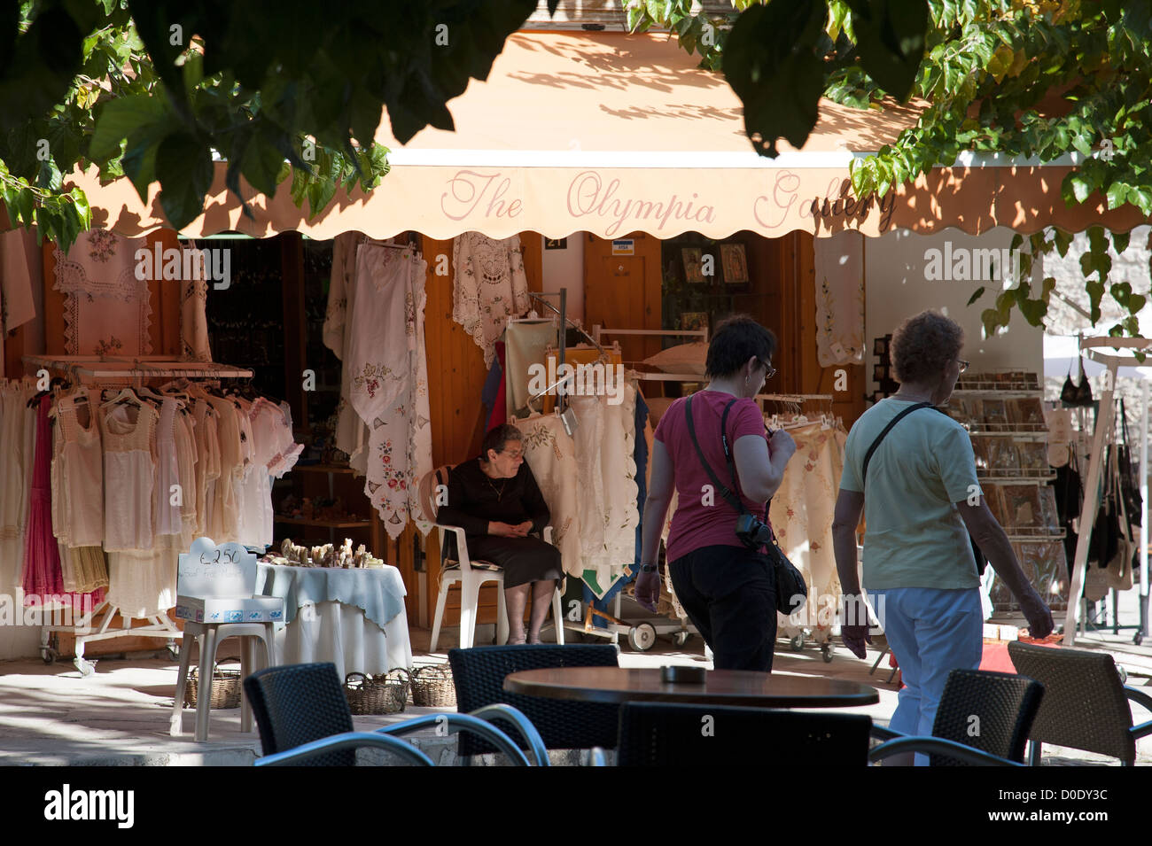 Shopkeeper selling hi-res stock photography and images - Alamy