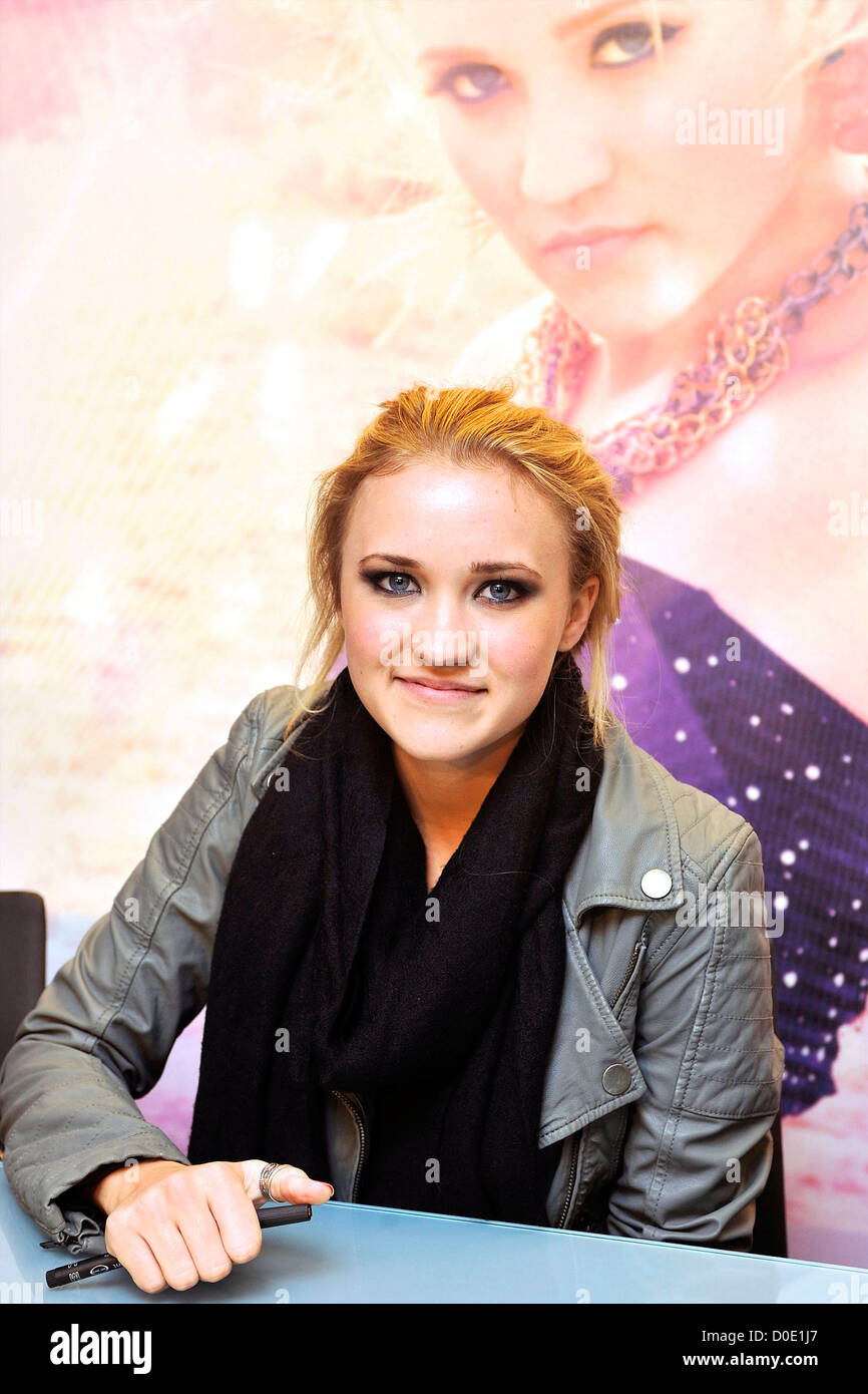 Singer emily osment signing her new album hi-res stock photography and ...