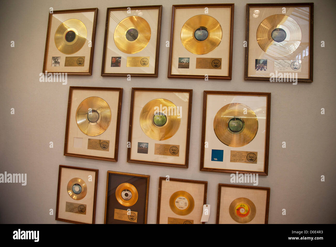 Gold discs hi-res stock photography and images - Alamy