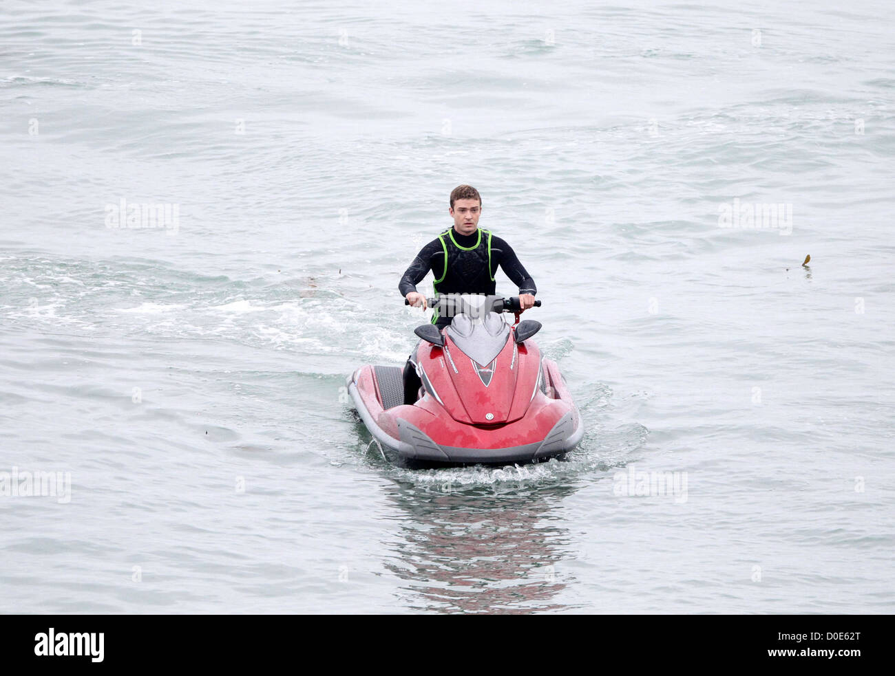 Justin Timberlake rides a jet ski while filming 'Friends with Benefits ...