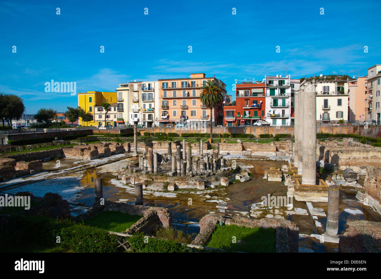 Tempio di Serapide a Roman era Macellum the market place central ...