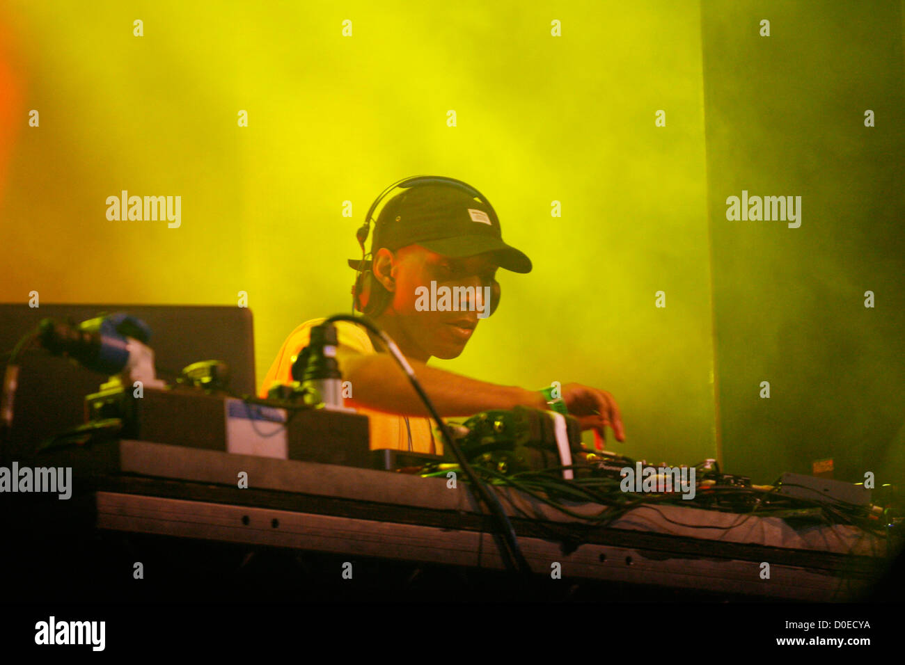 Shy FX & B Traits ft. Stamina MC Performances at the London Freeze ...