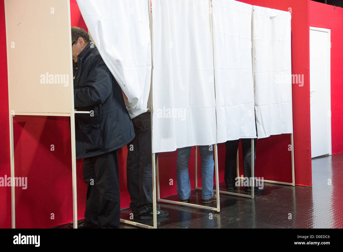 Voting Booths High Resolution Stock Photography and Images - Alamy