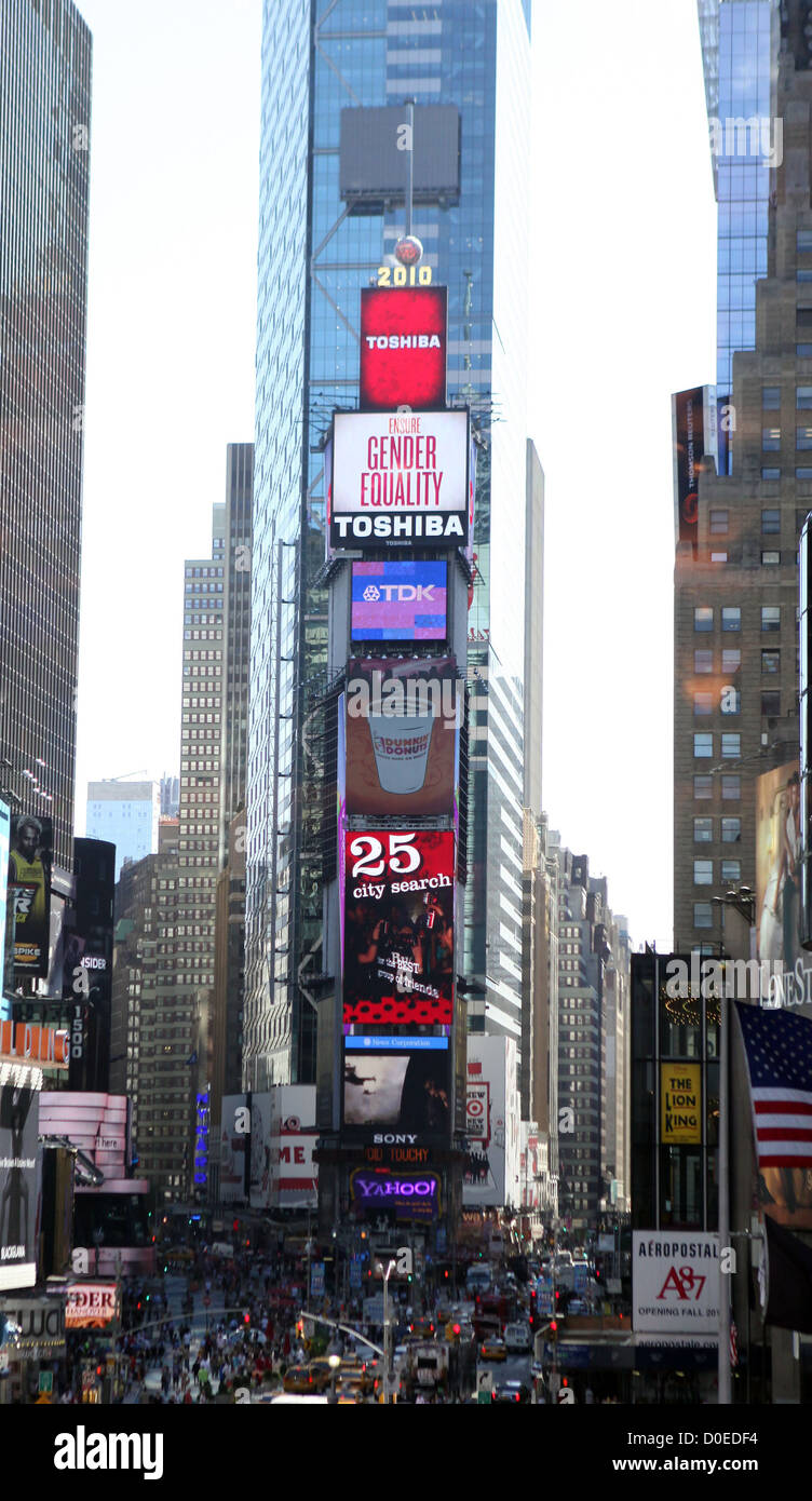 Toshiba times square hi-res stock photography and images - Alamy