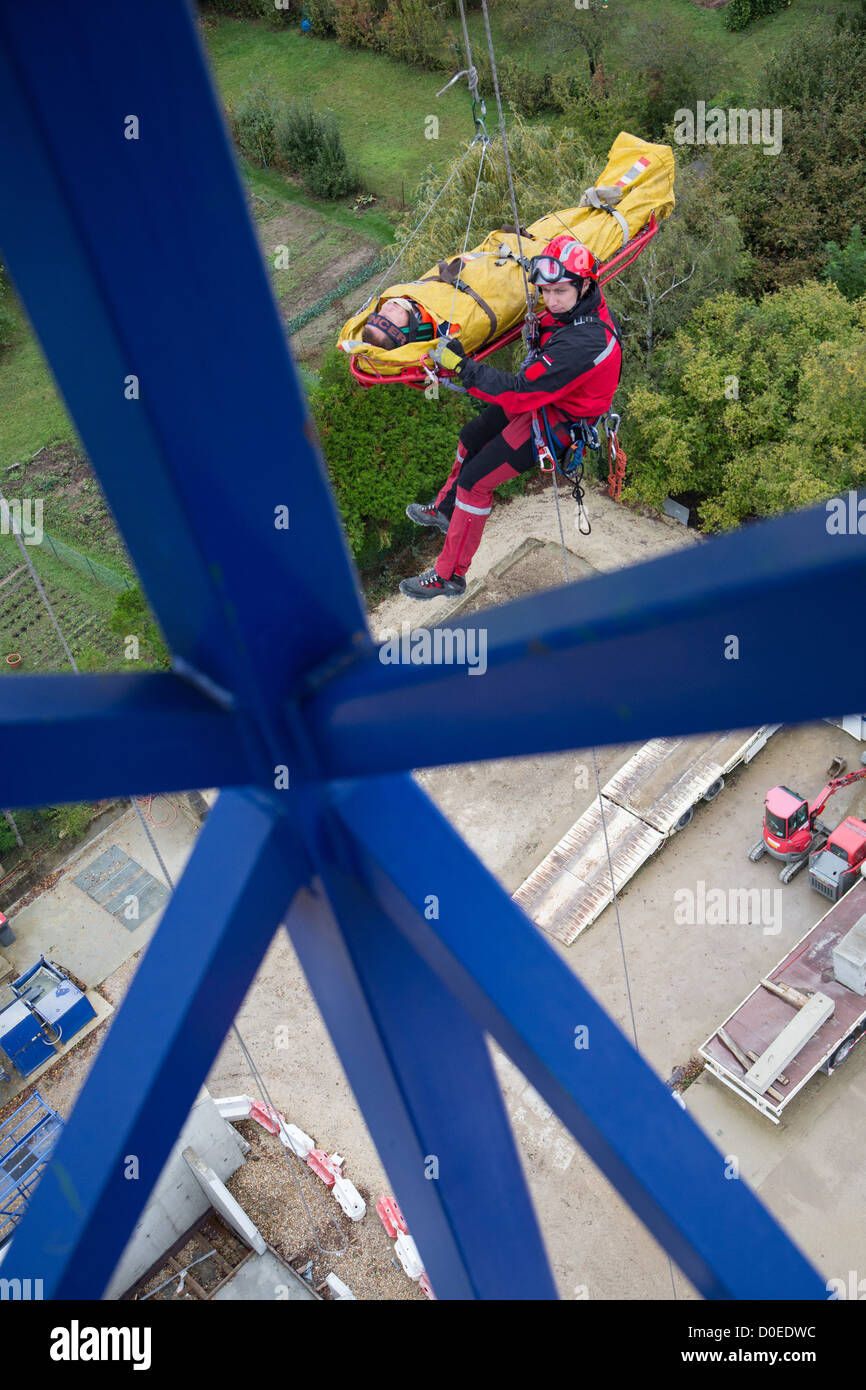 RESCUE OPERATION VICTIM AT CONSTRUCTION SITE EVACUATION CRANE OPERATOR ...