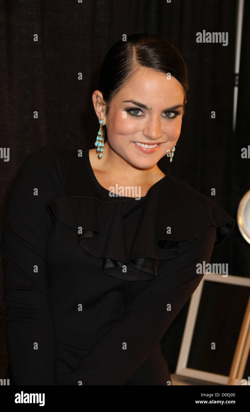 Jojo mercedes benz fashion week new hi-res stock photography and images ...