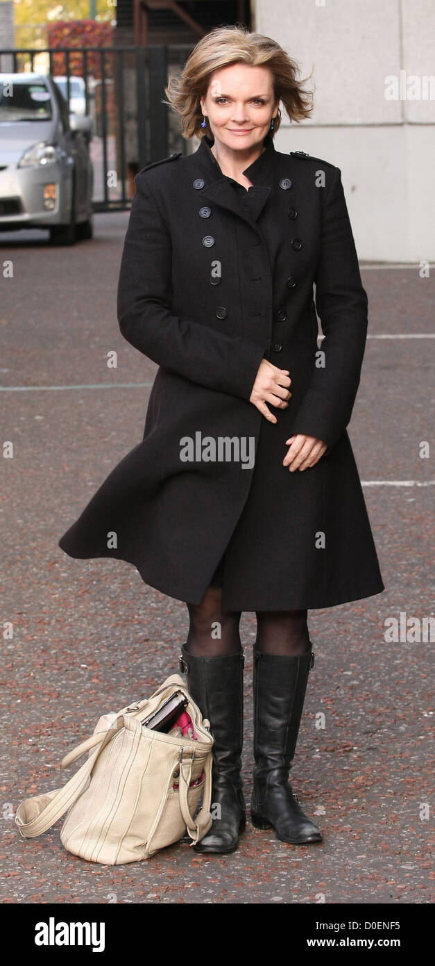 Sharon Small outside the ITV studios London, England - 03.11.10 Stock ...
