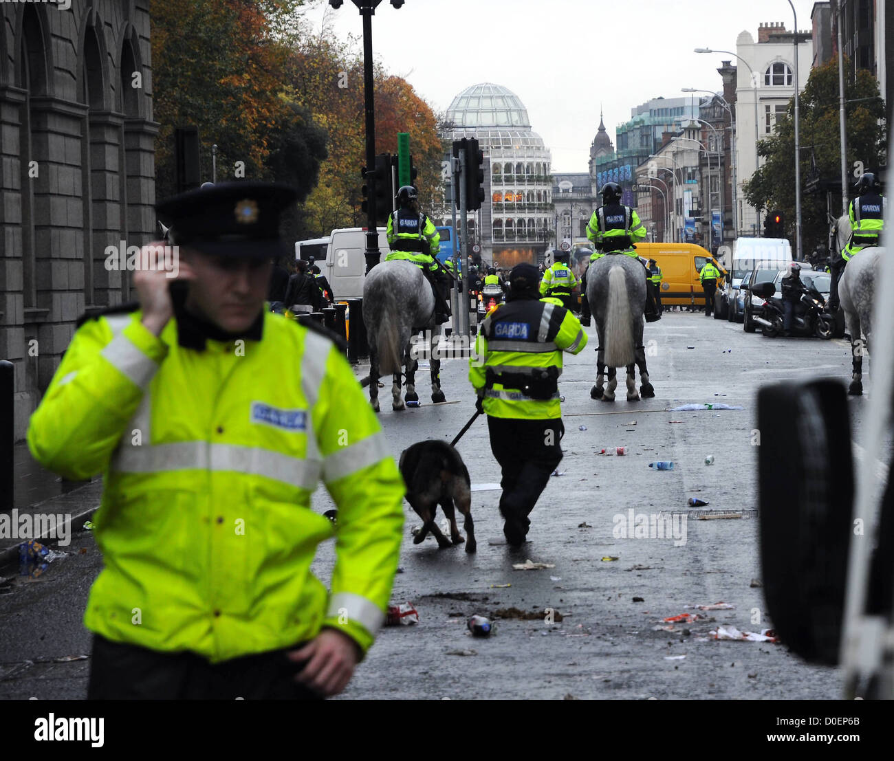 Gardai at Dept of Finance Over 25,000 Irish students join a USI (Union ...