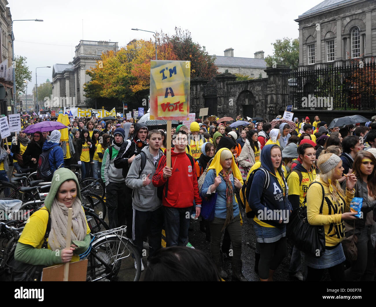 Student Protestors Over Irish students join a USI (Union of Students of ...