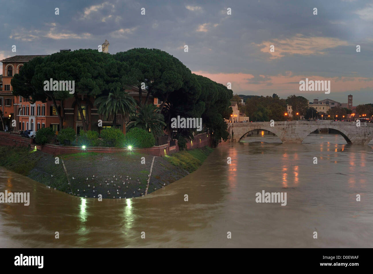 Tiber River in flood in, Rome, Italy Stock Photo - Alamy