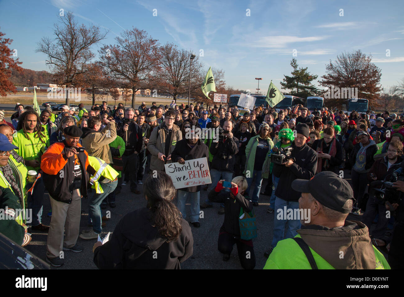 Black friday crowd wal mart hi-res stock photography and images - Alamy
