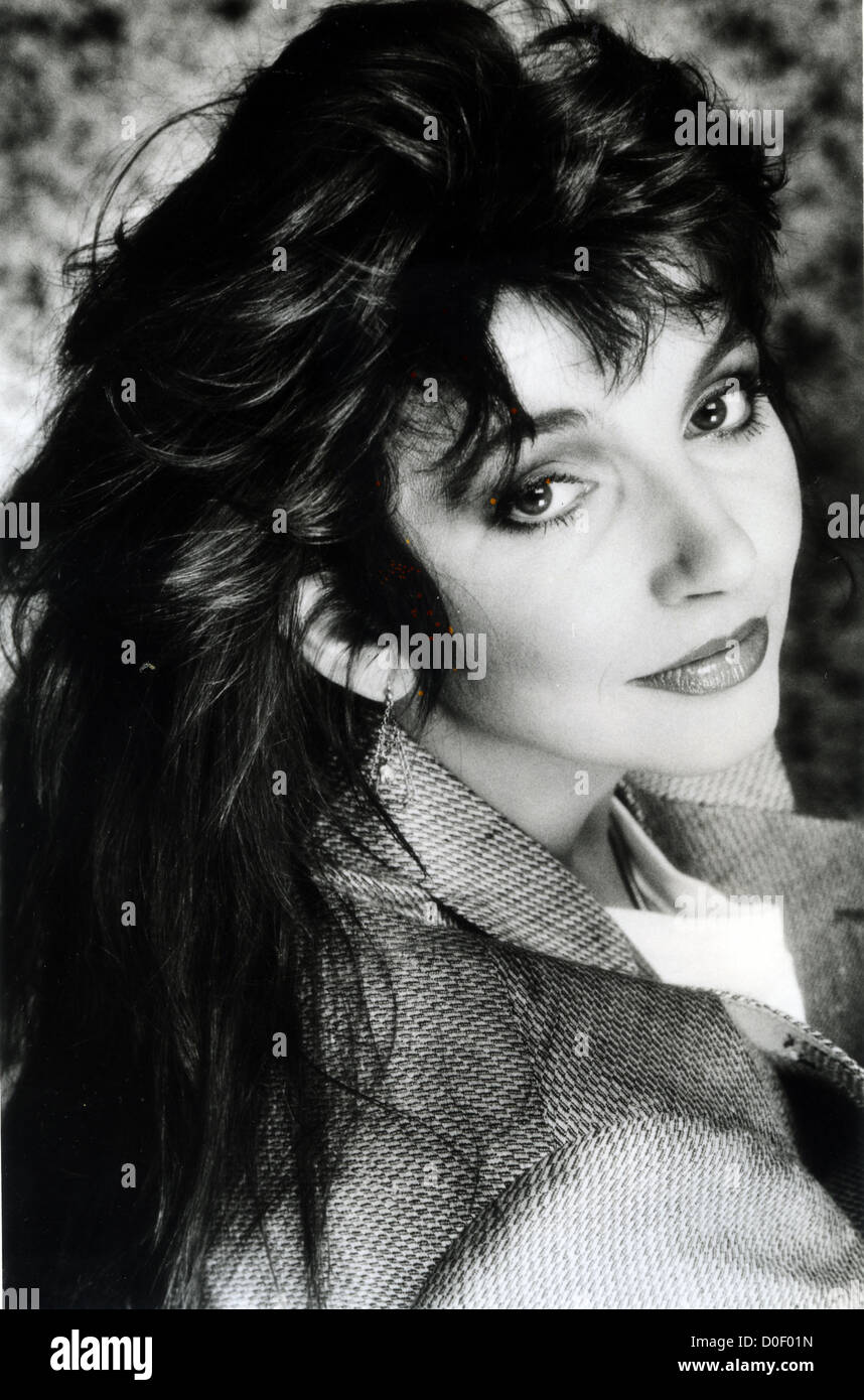 KATE BUSH Promotional photo of UK singer about 1980. Photo Guido Harari ...