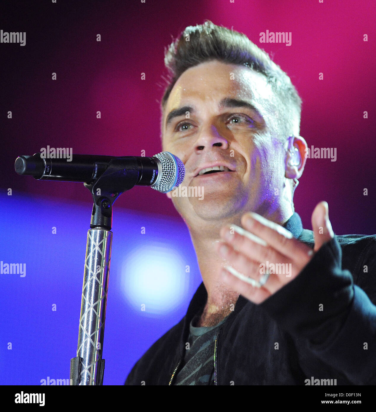 Robbie Williams Heroes Concert held at Twickenham Stadium. London ...