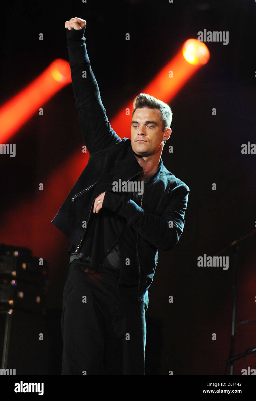 Robbie Williams Heroes Concert held at Twickenham Stadium. London ...