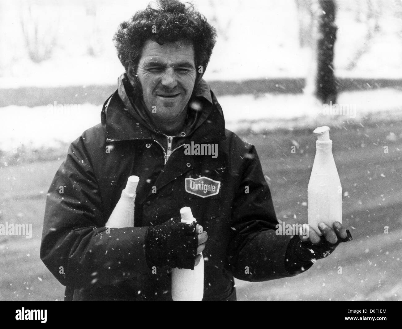 Milkman milk bottles Black and White Stock Photos & Images - Alamy