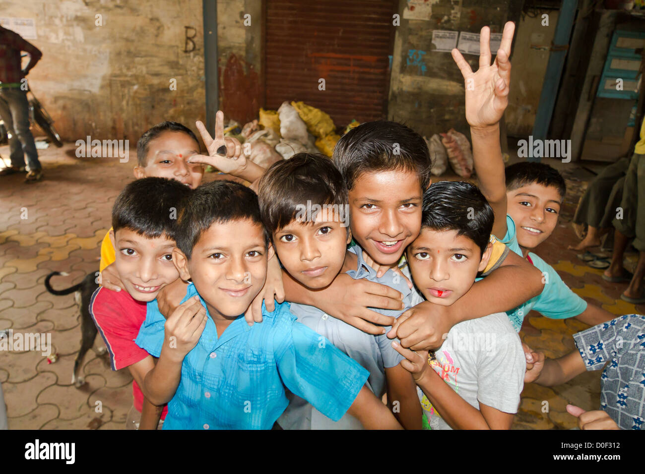 Happy slum children india hi-res stock photography and images - Alamy