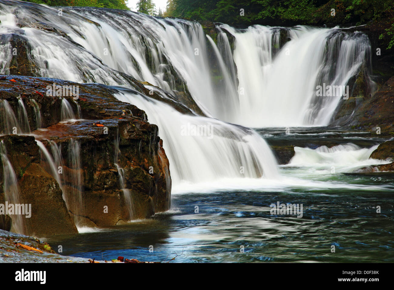Middle Lewis River Falls Stock Photo - Alamy