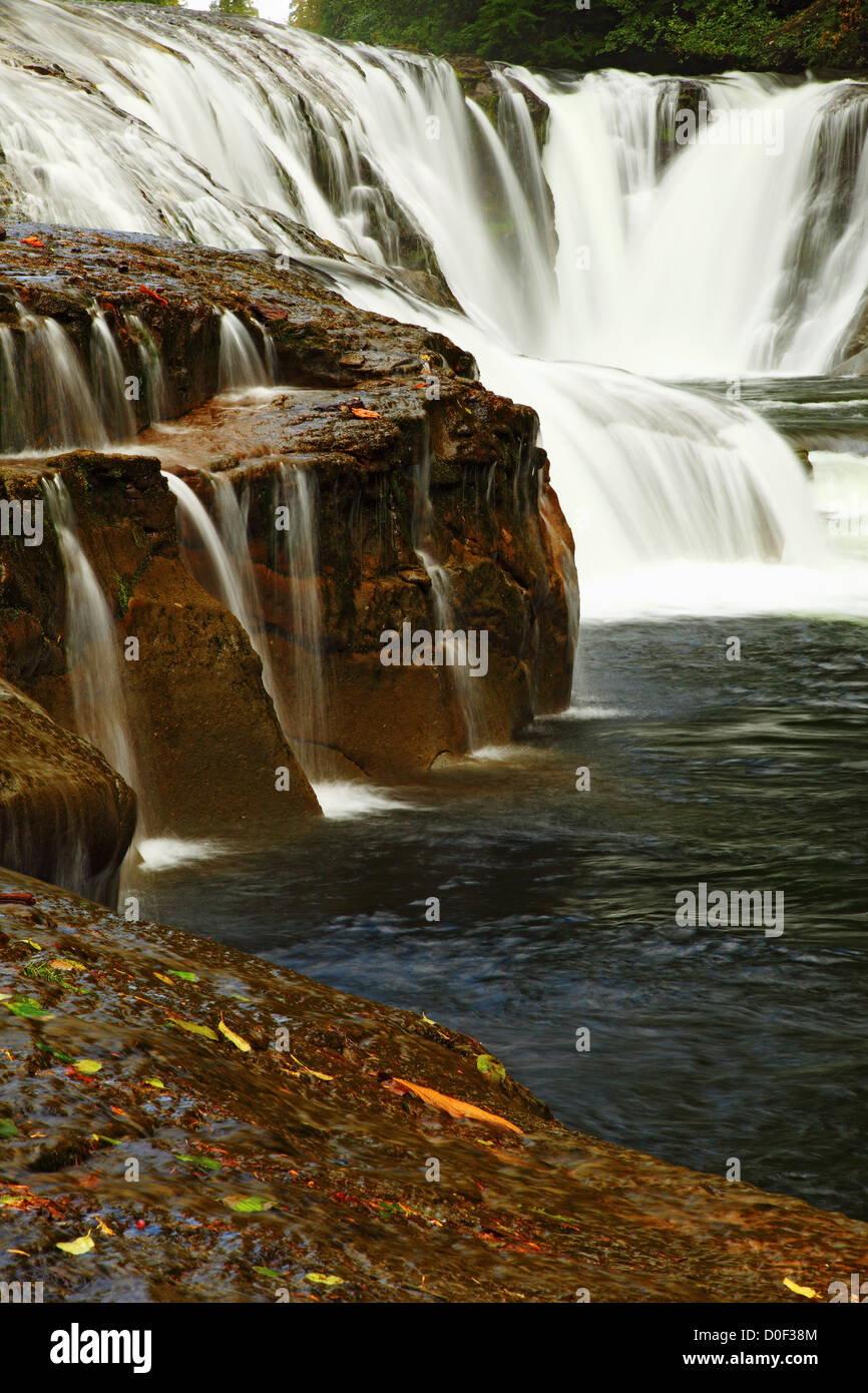 Middle Lewis River Falls Stock Photo - Alamy