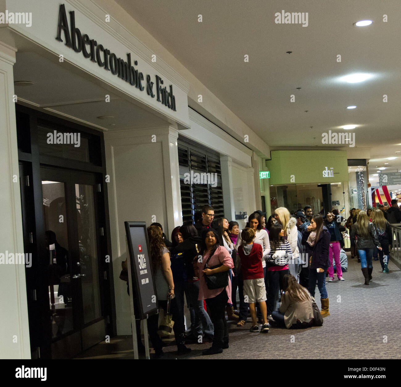 Nov. 23, 2012 - Modesto, CA, USA - Lines where everywhere inside ...