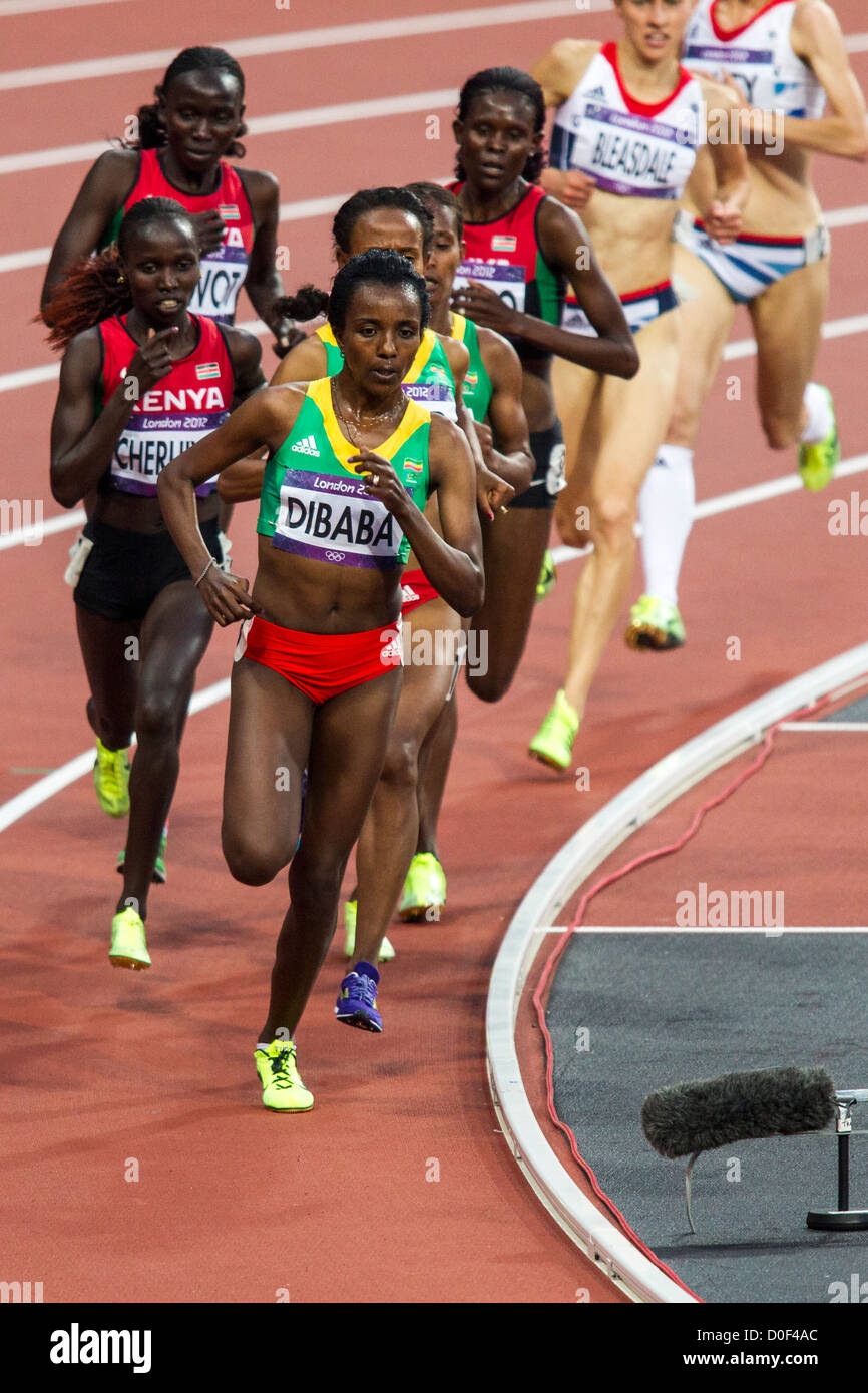 Tirunesh Dibaba (ETH) leads the pack in the Women's 5000m final at the ...