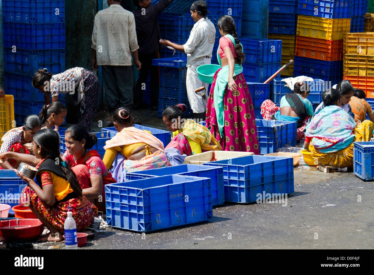Mumbai fish market hi-res stock photography and images - Alamy