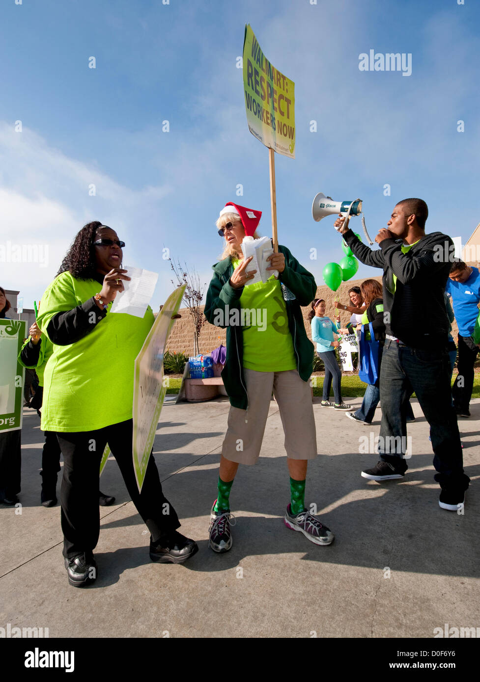 Nov. 23, 2012 - Paramount, California, U.S. - Wal- Mart workers, union ...