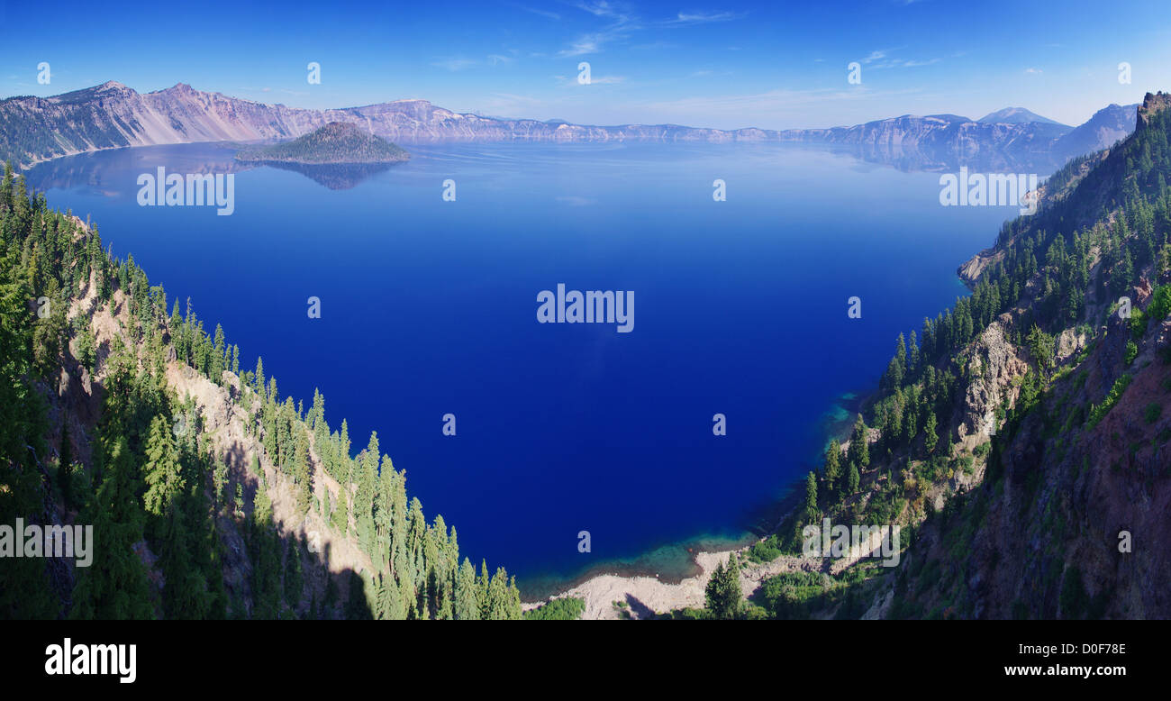 Crater lake reflection wizard hi-res stock photography and images - Alamy