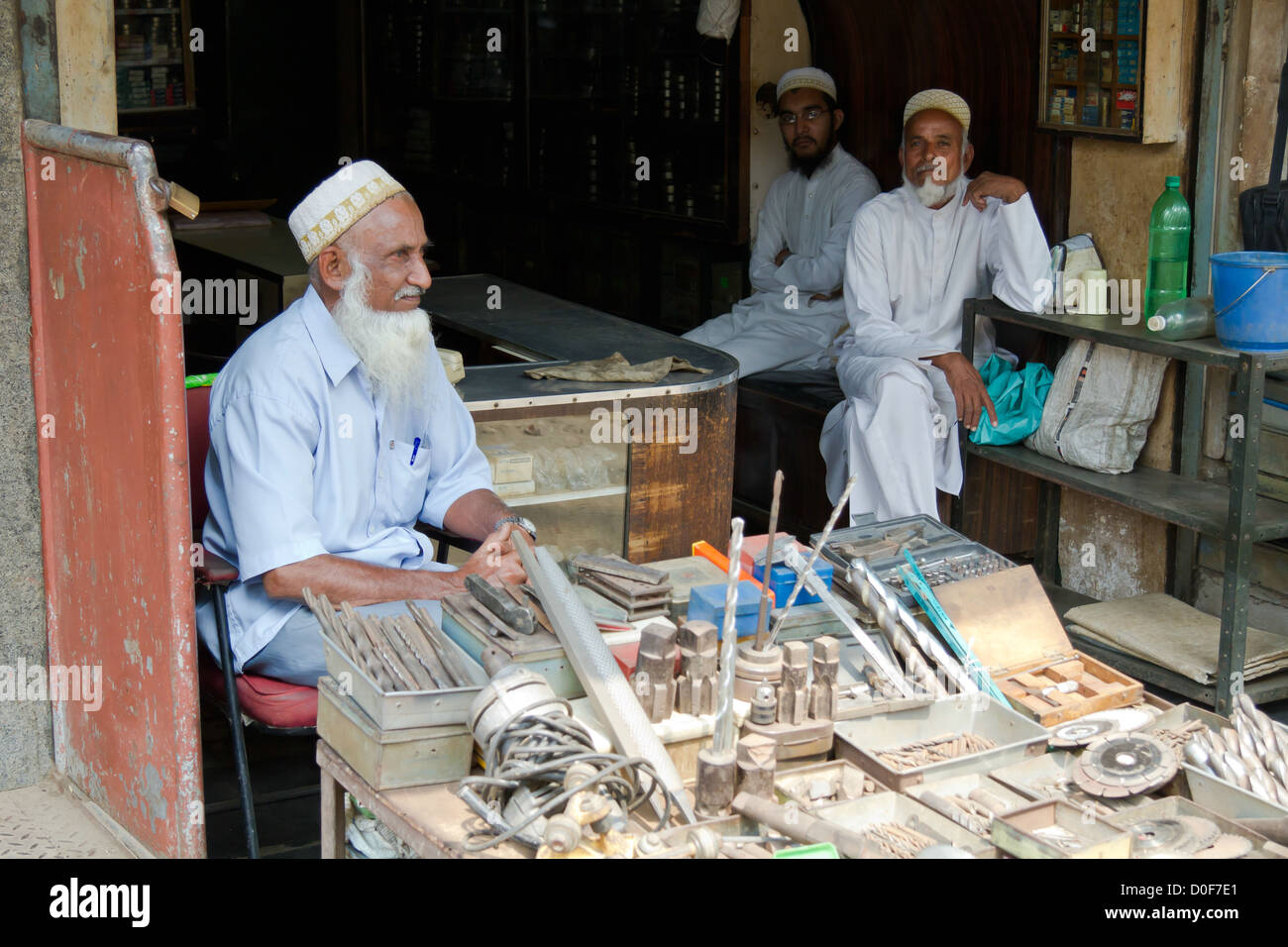 Craftsmen at Work in the Chor Bazaar in Mumbai, India Stock Photo - Alamy