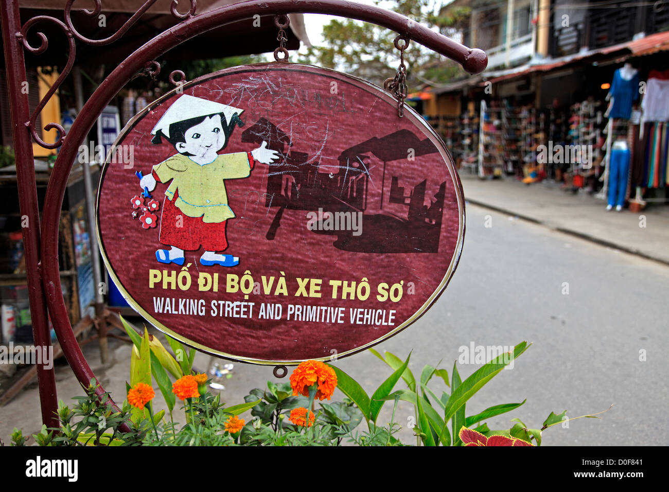 Vietnamese street sign hi-res stock photography and images - Alamy