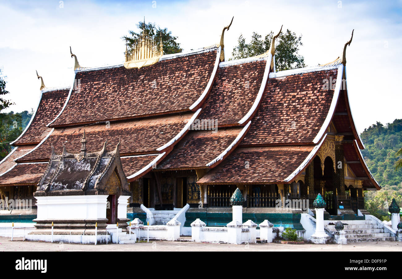 The roof of the temple.Sculptures in Laos Stock Photo - Alamy