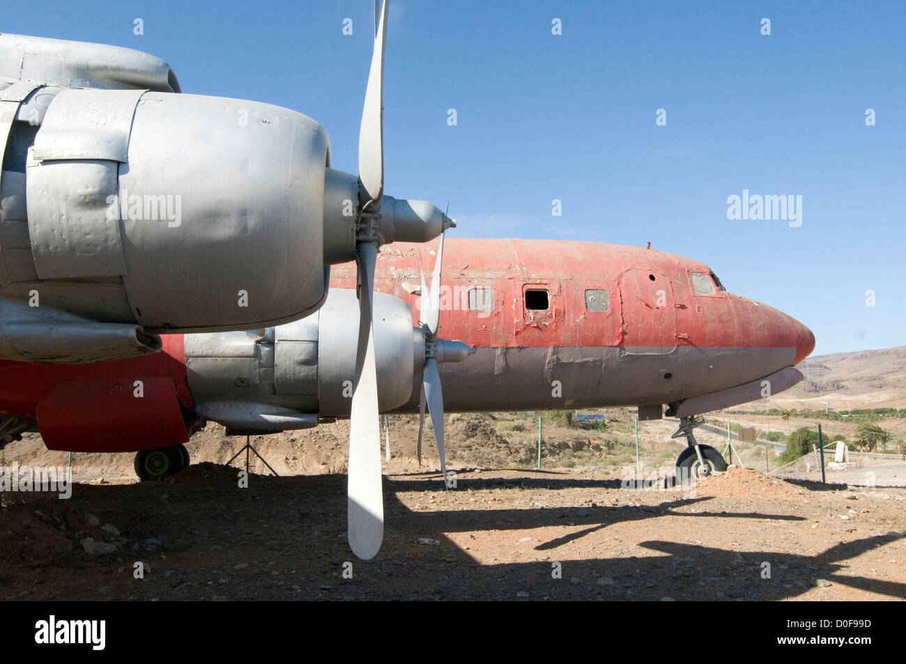 derelict airliner old plane planes old plane planes airplane airplanes ...