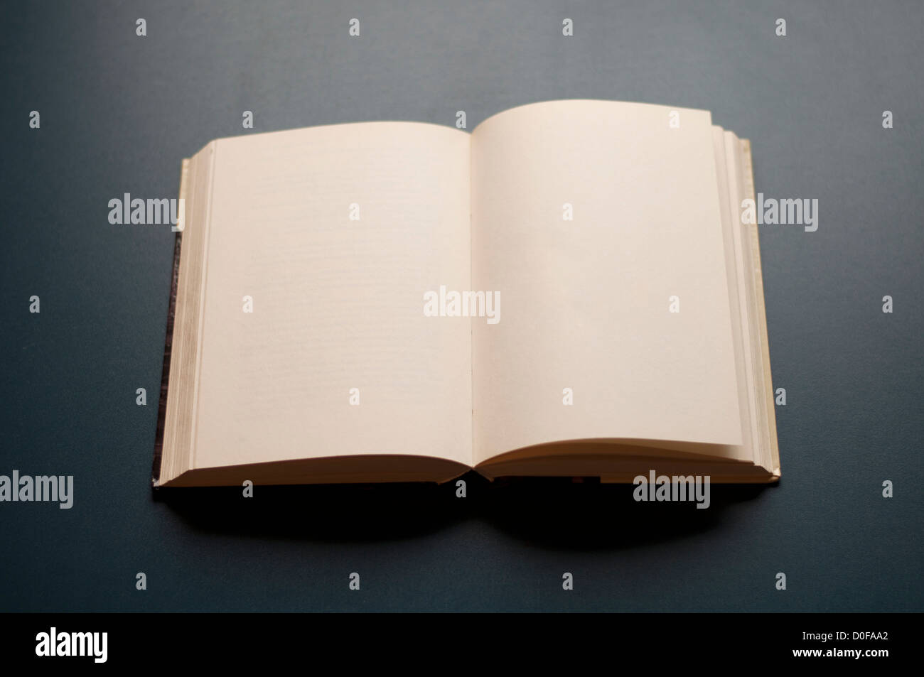 One open page hi-res stock photography and images - Alamy