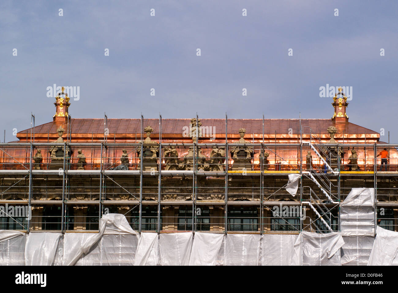 Cladding installation hi-res stock photography and images - Alamy