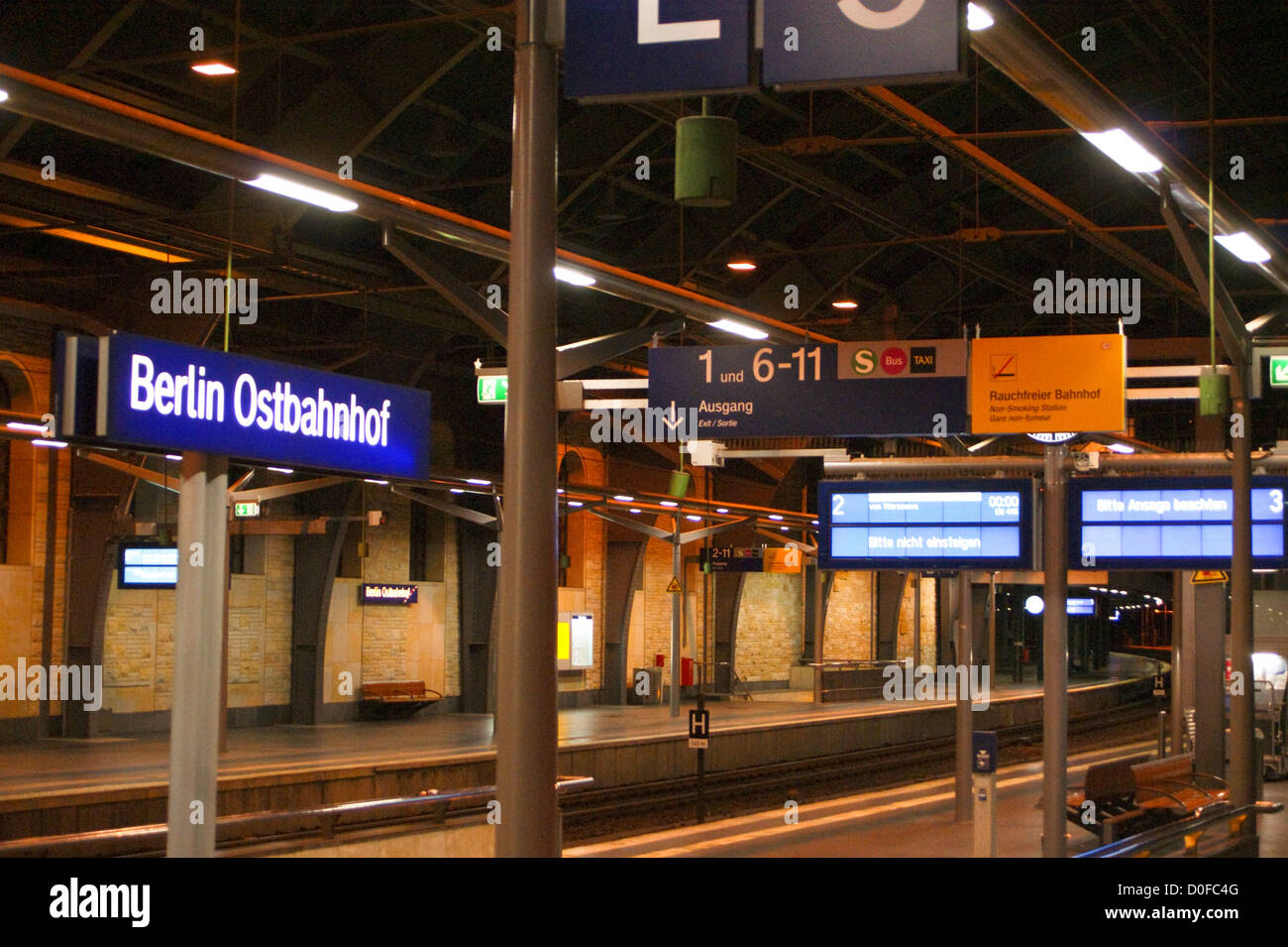 Deutsche bahn gleise hi-res stock photography and images - Alamy