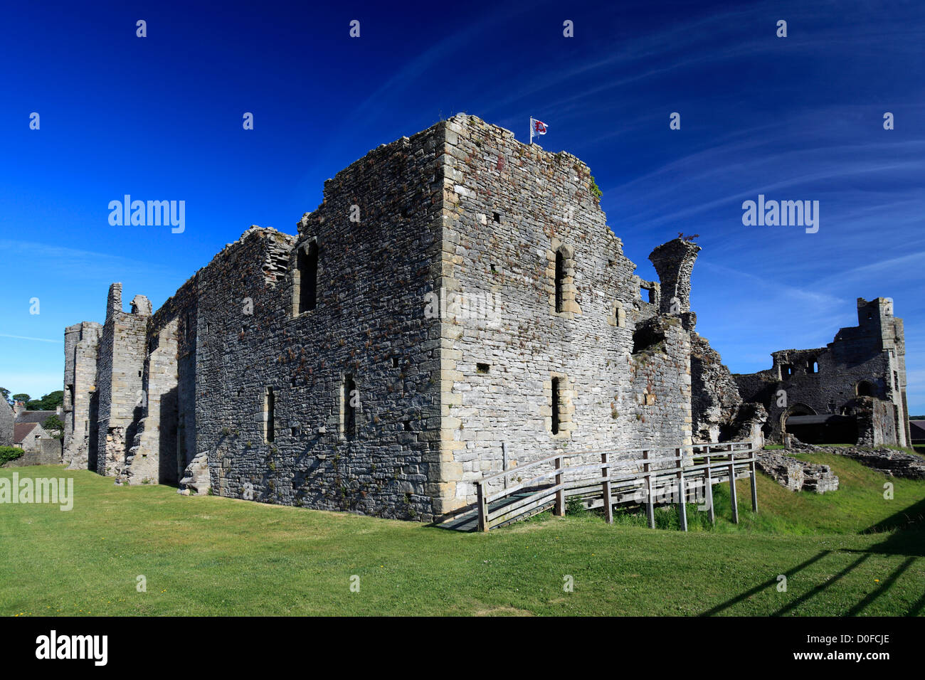 Ruins of Middleham castle, Middleham village, North Yorkshire County ...