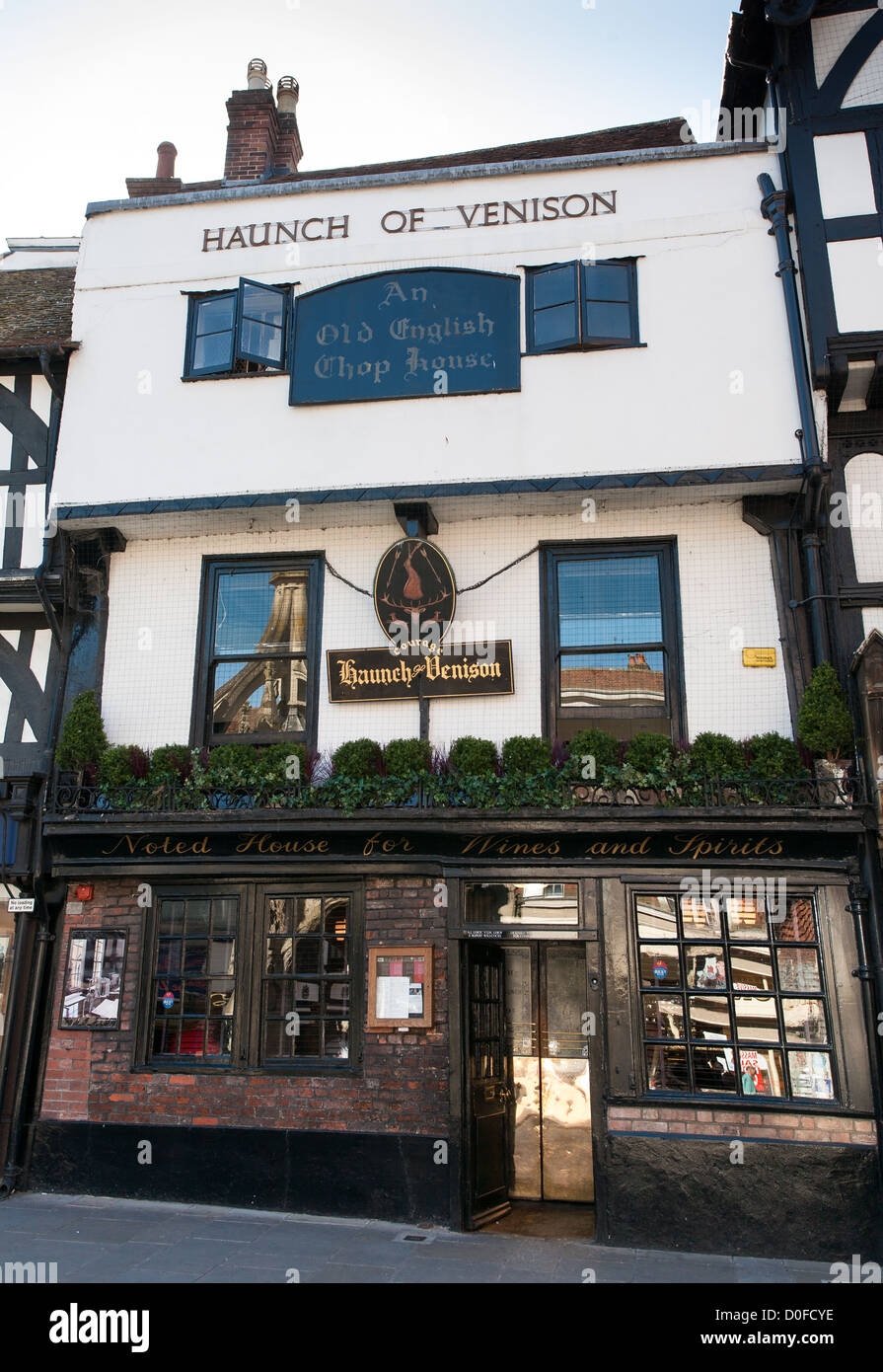 Pub haunch of venison hi-res stock photography and images - Alamy