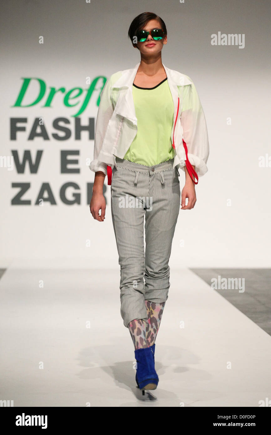 Spring summer runway, ready to wear hi-res stock photography and images ...