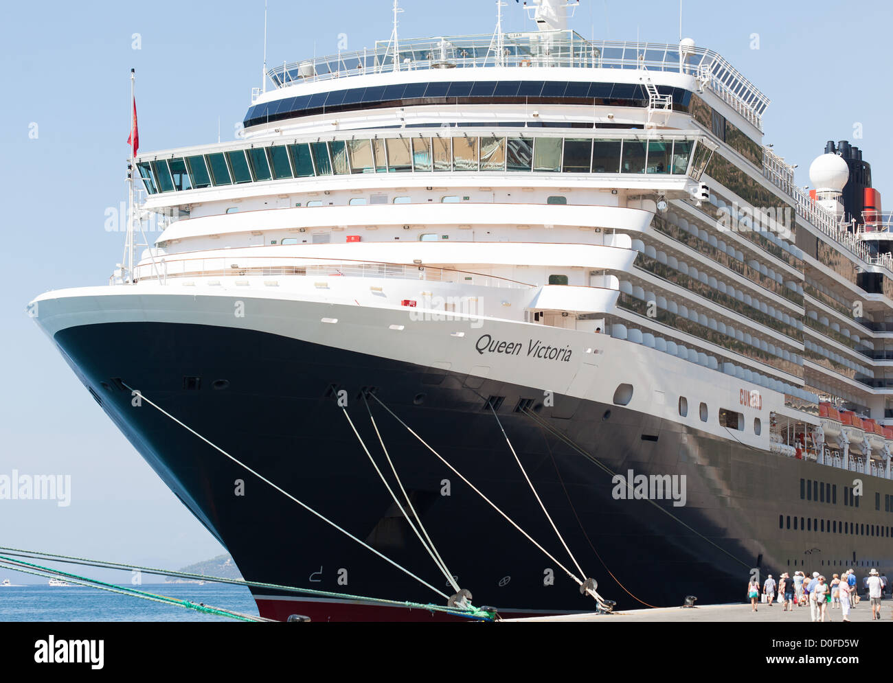 ship's BRIDGE on Cunard Liner Queen Victoria Stock Photo - Alamy