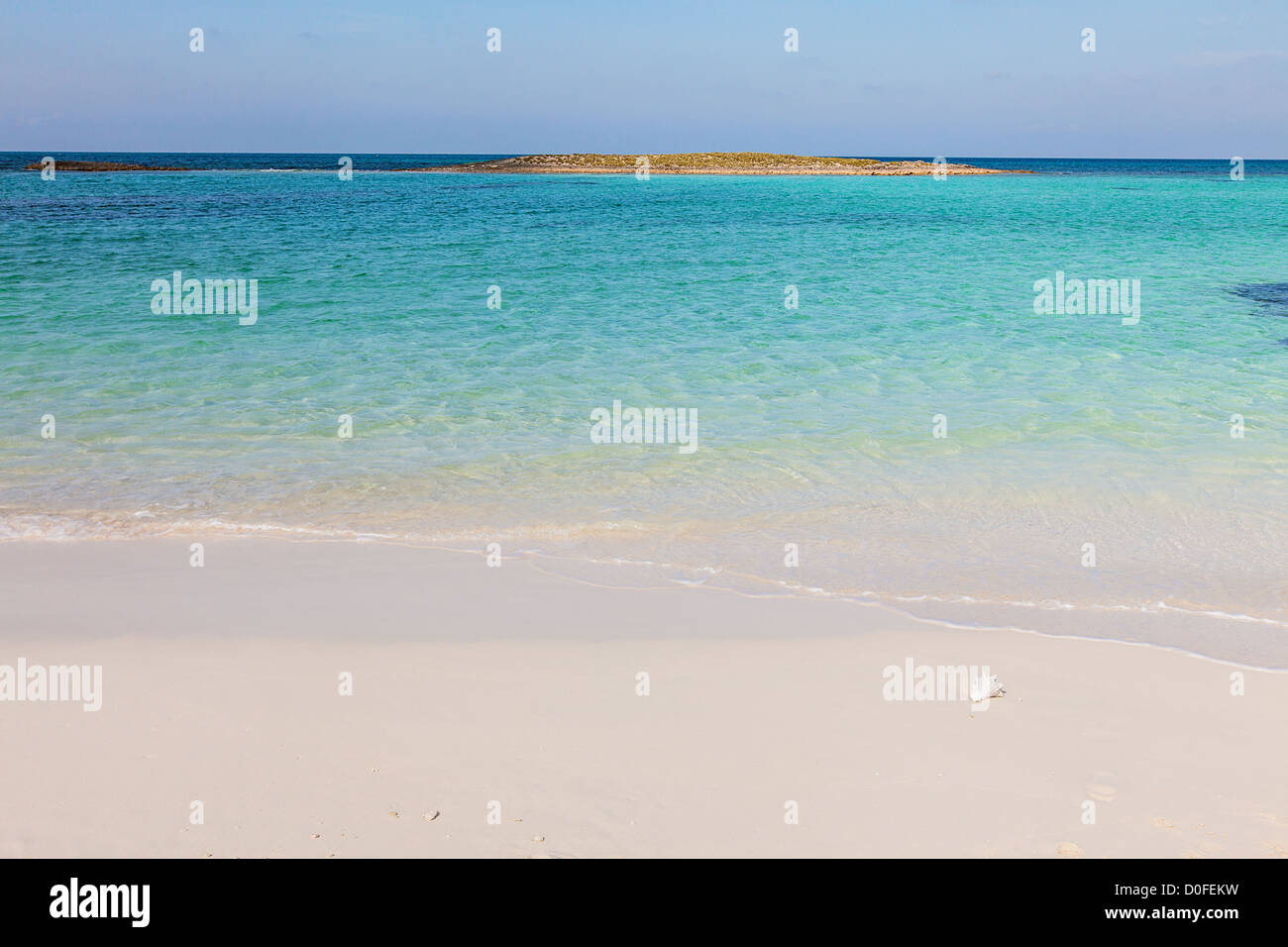 Ocean Beach on Bita Bay on Green Turtle Cay, Bahamas Stock Photo - Alamy