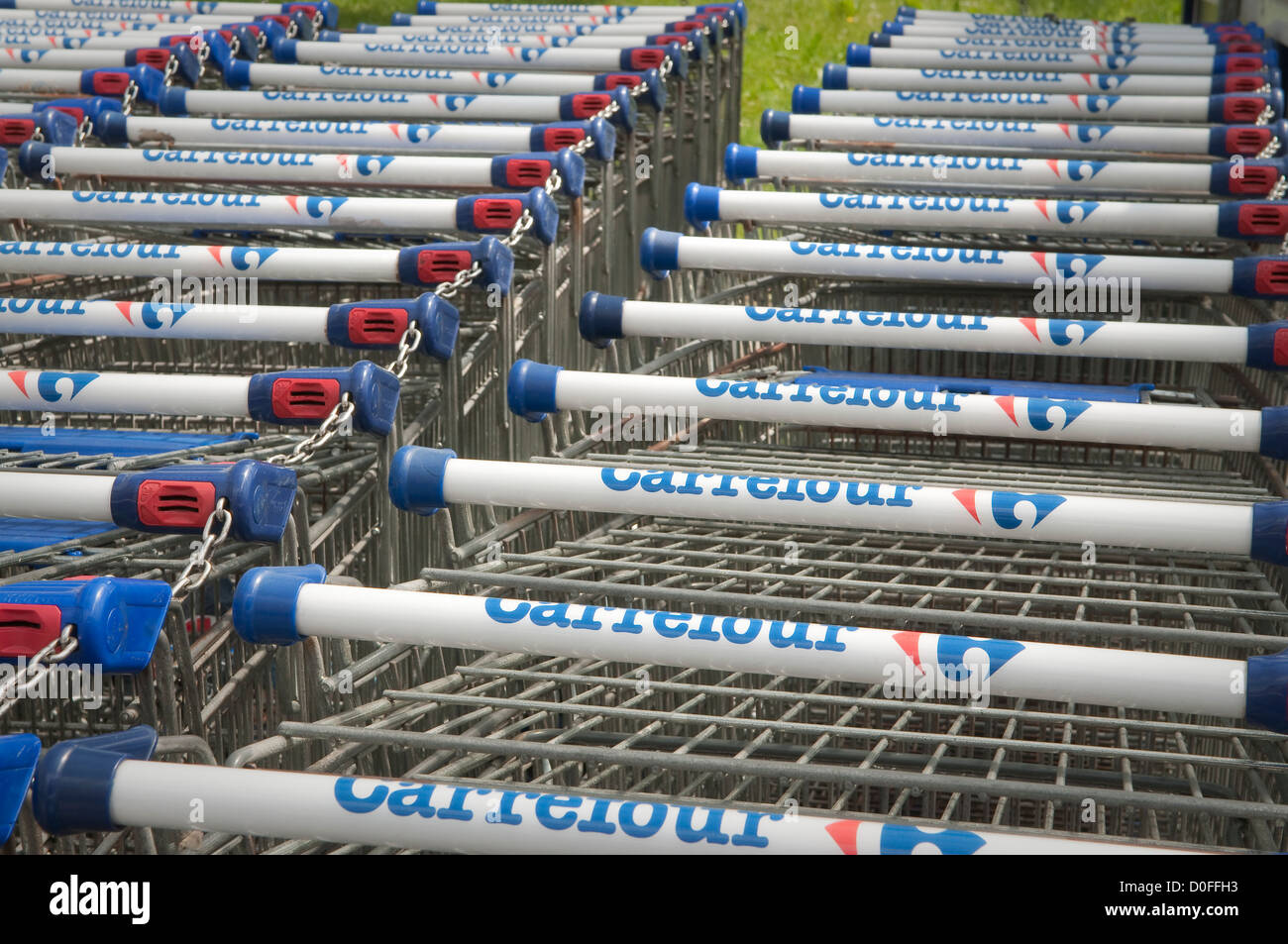 Carrefour supermarket trolleys hi-res stock photography and images - Alamy