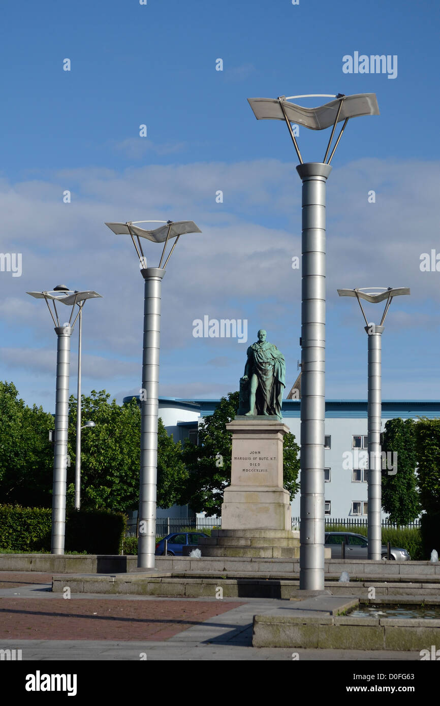 Callaghan Square formerly Bute Square in Cardiff with a statue of the ...