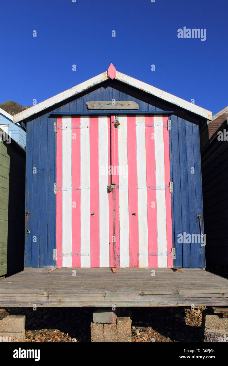 Blue and white stripe beach hut hi-res stock photography and images - Alamy