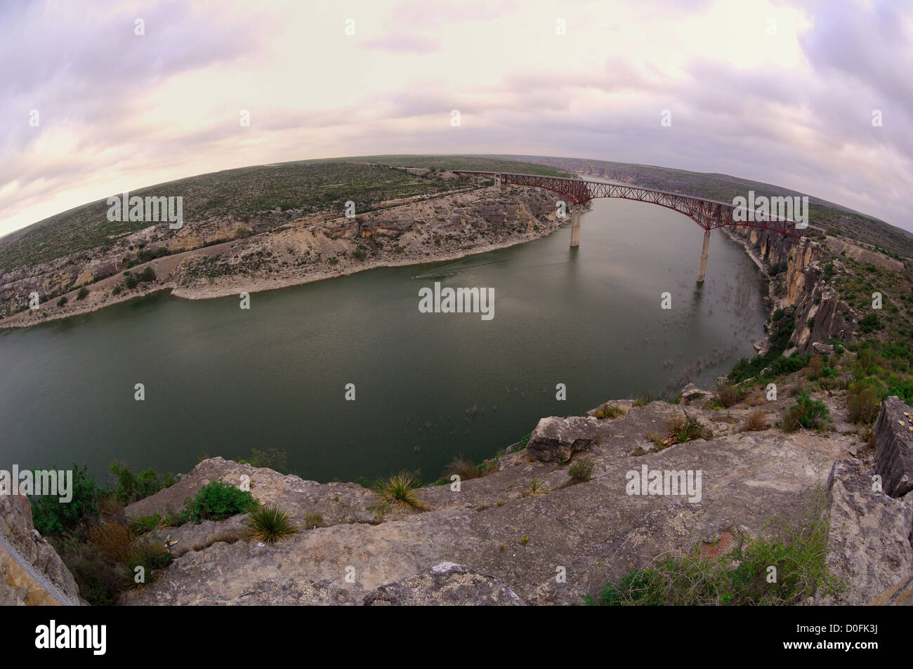 Bridge above dry river hi-res stock photography and images - Alamy