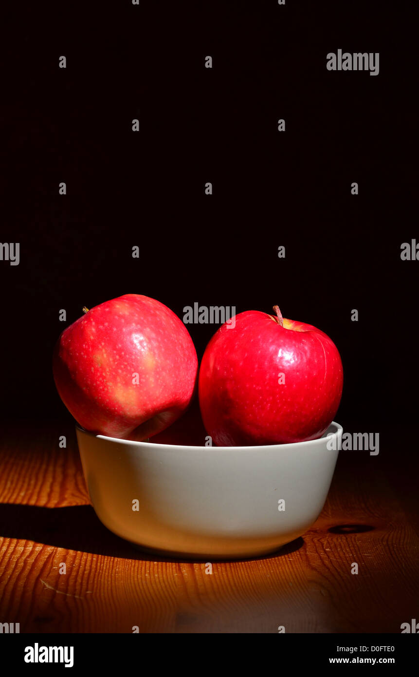 Still life apples yellow hi-res stock photography and images - Alamy