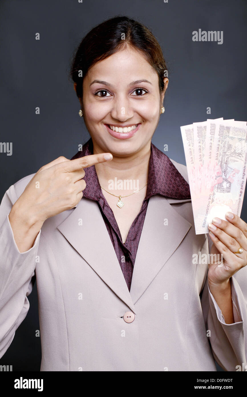 20 rupee note hi-res stock photography and images - Alamy