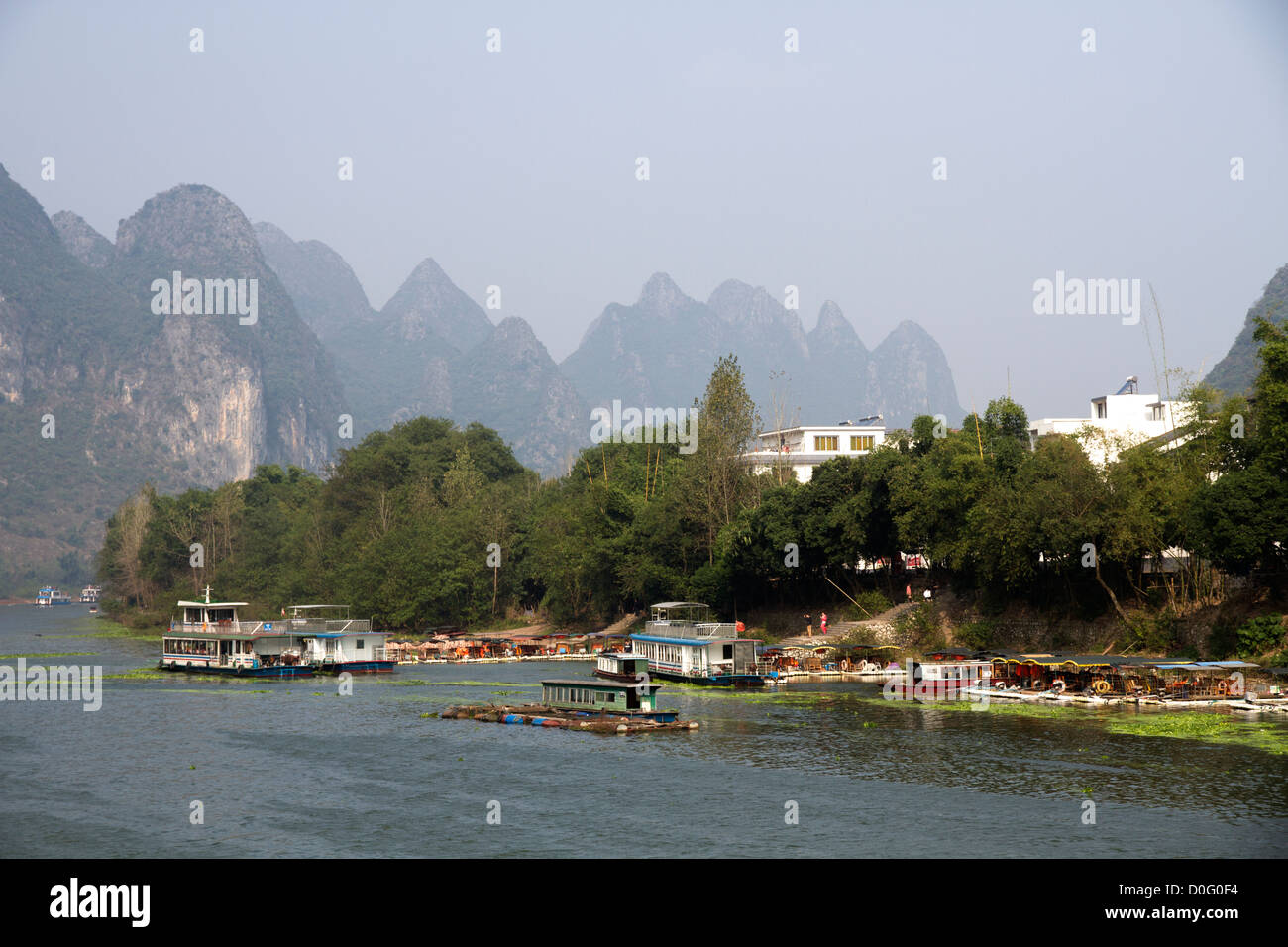 Between guilin and yangshuo hi-res stock photography and images - Alamy