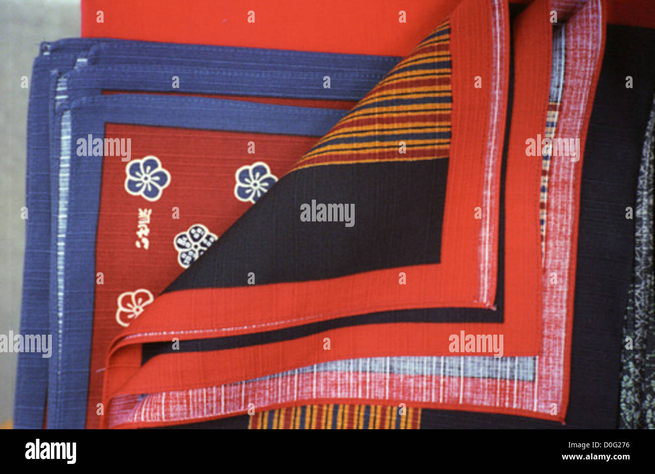 Fabric squares hi-res stock photography and images - Alamy