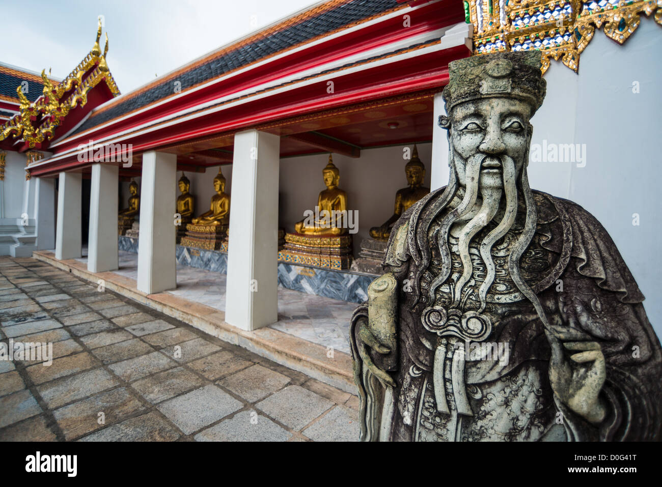 Chinese guard statue in wat pho buddhist temple hi-res stock ...