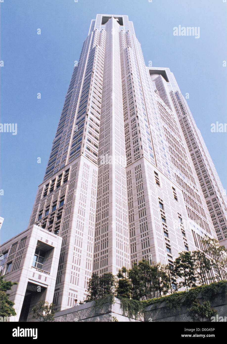 Tokyo metropolitan government headquarters tochosha in shinjuku hi-res ...